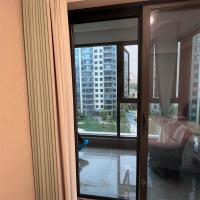 China Wholesale Retractable Mosquito Screen Door Frame Aluminum Alloy Barrier Free Fly Screen Door for sale