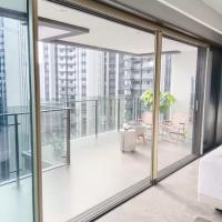 China Trackless Retractable Insect Fly Screen Door Fiberglass Screen Anti Mosquito Sliding Door Screen for sale