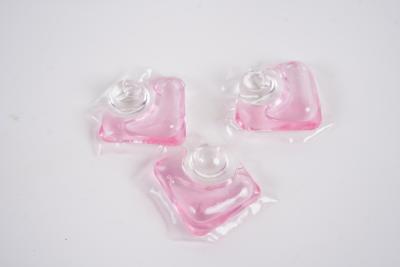 China Laundry Pods Remove Stains Leave Fragrance Smooth And Remove Mites And Bacteria for sale