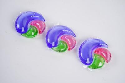 China Stocked Liquid Detergent Capsules Beads Washing Soap Scent Natural Laundry Laundry Pods 3 In 1 for sale