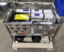 China 3000L/D Seawater Reverse Osmosis Equipment 125L/H 1.9KW for Fishing Boats for sale