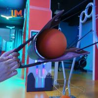 China Indoor Arcade Kids Shoot Game Machine Slingshot Shooting Throwing Ball Equipment Children's Indoor Coin Operated Games for sale