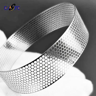 China Chemical Etched Filtration Mesh SS304 SS316 ±0.01mm Tolerance Custom Hole Shapes for sale