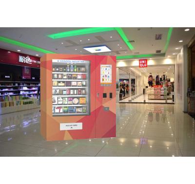 China Winnsen Mini Mart Vending Machine With 32 Inch Touch Screen And Mixed Vending System for sale