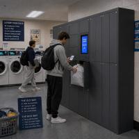 China Smart Laundry Locker with 15.6