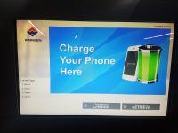 China Touch Cell Phone Charging Stations With LCD Advertising Player For Restaurant for sale