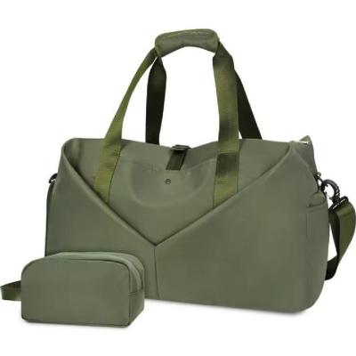 China Gym Duffel Bag With Wet Pocket Shoes Compartment Portable Overnight Weekender Bag for sale