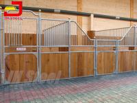 China Q235 Low Carbon Steel Wire Horse Stable Partitions With Sliding Door For Equestrian Barns for sale