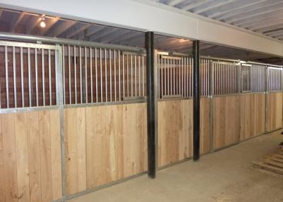 China 10x10m / 12x12m Steel Horse Stalls , Open Equine Stall Fronts With Wooden Kits for sale