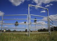 China Temporary Light Duty Horse Round Yard Panels Quick Pin Latch System Hook Up for sale