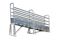 China Common Sizes Portable Sheep Loading Ramp , Lightweight Livestock Loading Chute for sale