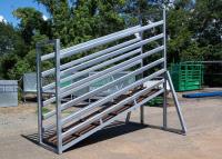 China Strong Sheep Loading Ramp , Fully Welded Construction Portable Sheep Ramp for sale