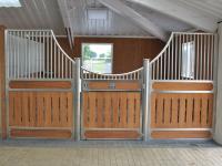 China Front Panel Wooden European Horse Stalls Bamboo Material For High Safety for sale