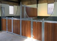China Portable Bamboo Board Horse Stable Box / Metal Horse Fence With Sliding Door for sale