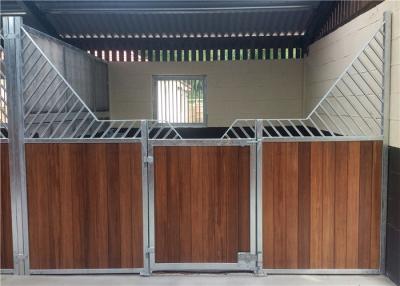 China Black Coated Safety Horse Stable Box Australian Standard 3.6x2.2m for sale