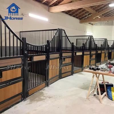 China Customizable European Horse Stalls Weatherproof With Swing Door for sale