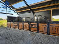 China Low Mesh Portable Cheap Wooden Farm Riding Horse Equipment Stables Horse Stall Front for sale
