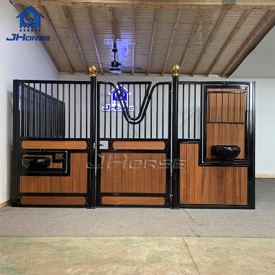 China Luxury Design Stable With Bamboo And Wood Front Panel Horse Barn Stalls Comfortable And Breathable Training Ground for sale