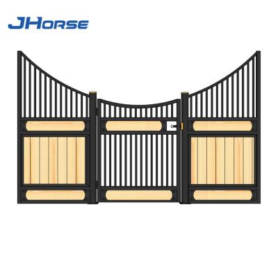 China Luxury Design Horse Stables Stalls Sets With Steel Frame Wood Panel for sale