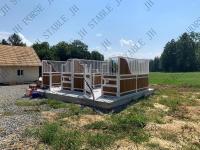 China Bamboo Wood Heavy Duty 8 Ft European Horse Stalls for sale