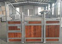 China Luxury Portable Horse Stable Box Kits Infilled Pine or Bamboo for sale