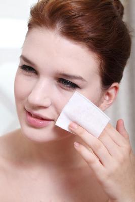 China Width 320cm Plain Spunlace Nonwoven Sheets For Daily Facial Care for sale