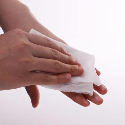 China Roll Packing 30gsm Spunlace Non Woven Fabrics For Handskin Wipe for sale