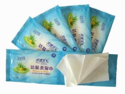 China Lint Free 48gsm Hospital Medical Spunlace Nonwoven Rolls for sale