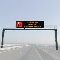 China EN12966 25mm VMS Traffic Signs Solar Powered LED Trailer Screen for sale