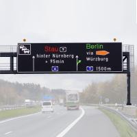 China 12V 24V DC Motorway VMS Signs Outdoor Full Color LED Traffic Display for sale