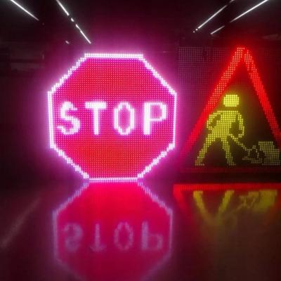 China Full Color 16mm Motorway VMS Signs Traffic Safety Message Display for sale
