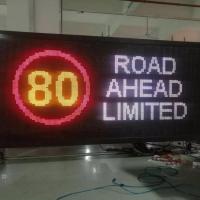 China P20 Motorway VMS Signs IP56 Protection Traffic Warning Message Board for sale