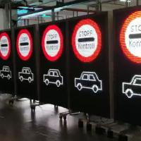 China Wireless 346 DIP LED Traffic Signs 10000 Pixels Per Square Meter for sale