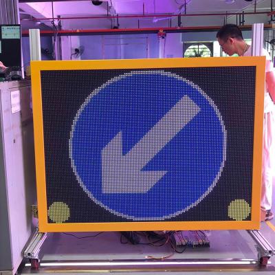 China EN12966 1024*1024mm LED Traffic Signs City Road Variable Message Sign for sale