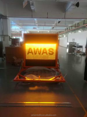 China IP56 P10 Trailer LED Display Mobile Billboard For Traffic Road Safety for sale