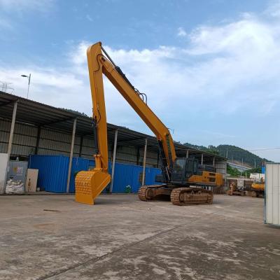 China Excavator long boom 18 Meters for XCMG550 with 2.5cbm discharge hopper bucket long reach boom for sale