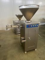 China High Performance 60L Automatic Pneumatic Quantitative Sausage Filling Twisting Machine for sale