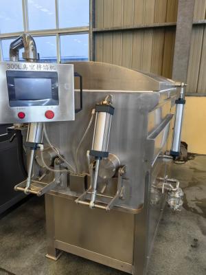 China Factory Sale Industrial Precise Speed Controlled 300L Vacuum Filling Stuffing Mixer for Sausage for sale