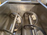 China Factory Sale Industrial Precise Speed Controlled 300L Vacuum Filling Stuffing Mixer for Sausage for sale