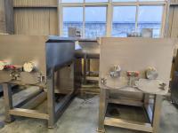 China Factory Sale Industrial Precise Speed Controlled 300L Vacuum Filling Stuffing Mixer for Sausage for sale