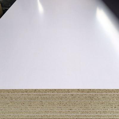 China 18mm Melamine Faced Particle Board Chipboard Sheets 12-18mm Thickness for Furniture Cabinets for sale