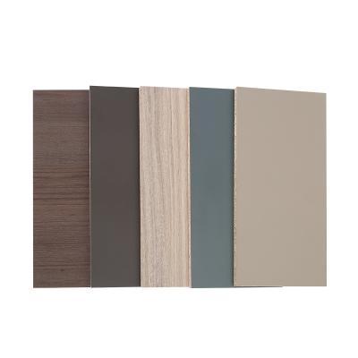 China 18mm 1220x2440mm Melamine Faced Chipboard for Kitchen Cabinets and Bathroom Doors - Moisture Resistant Panel for sale