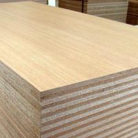 China 12mm to 28mm High Density Melamine Laminated Chipboard - Moisture Resistant Furniture Grade Particle Board for sale