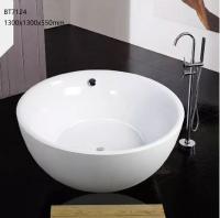 China Circular Freestanding Jacuzzi Bathtub / Round Soaking Tub Long Working Life for sale