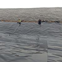 China Black/Green/White/Blue 0.1mm-3mm HDPE Geomembrane Sheet Liner Perfect for Shrimp Pond for sale