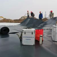 China Hdpe Geomembrane Pond Liner For Fish Pond 0.3-3mm Roll Length 50-200m Width 1m-10m for sale