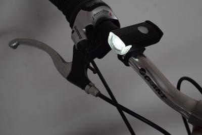 China Blinky Bright Bicycle Front Headlights 0.87-1.26 Inch Warning Function for sale