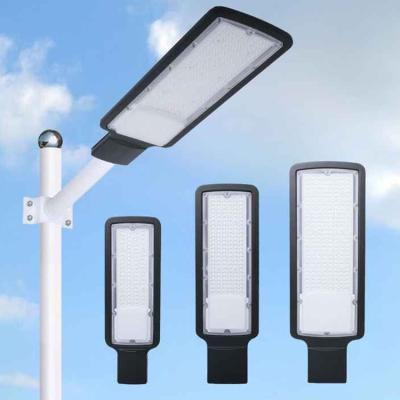 China Waterproof IP65 Outdoor 50W 100W 150W 200W LED Solar Street Lamp for Street Lighting for sale