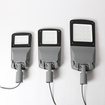 China 70 Ra Color Rendering Index AC Power Supply Die Casting Aluminium 30W-200W Street Lamp for sale