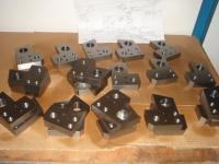 China Electrical Industry CNC Precision Machining Pivot Pin Bracket for sale